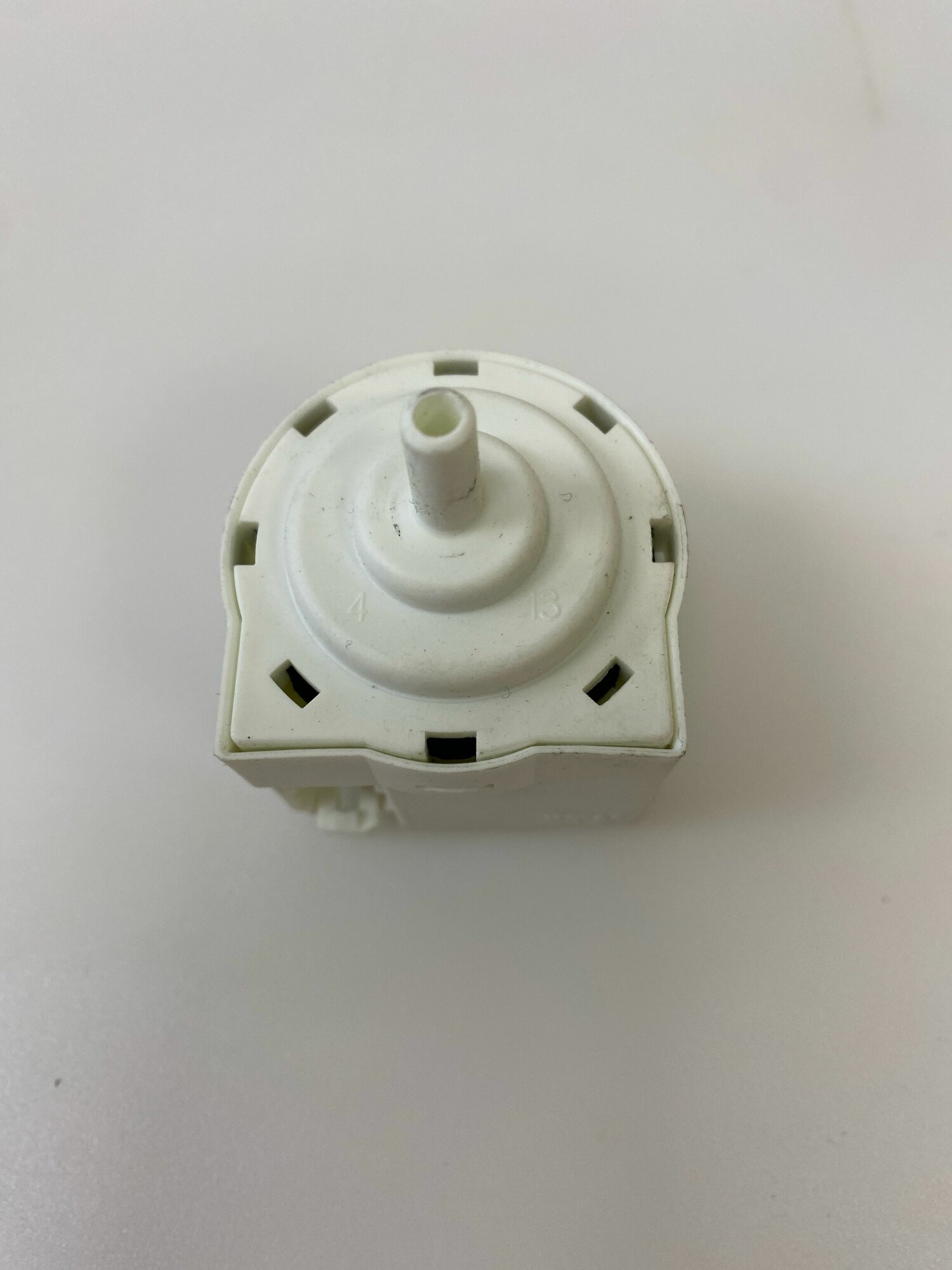 Датчик уровня воды, для СМА Hotpoint NSB7225WVRU