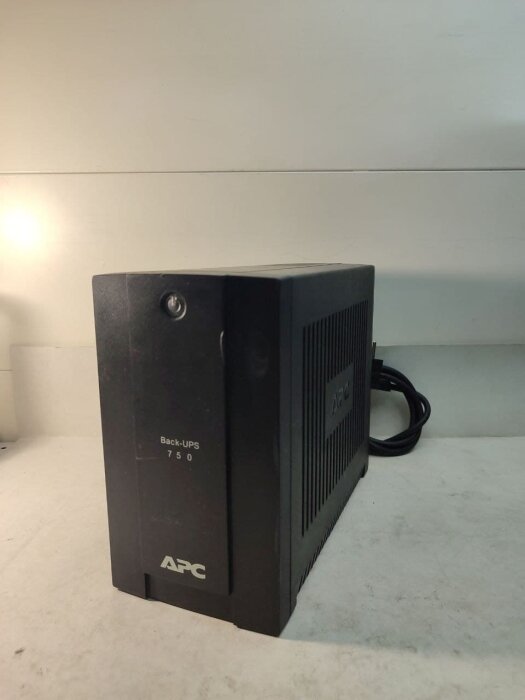 Источник бесперебойного питания автономный APC Back-UPS RS 750 BC750-RS без АКБ