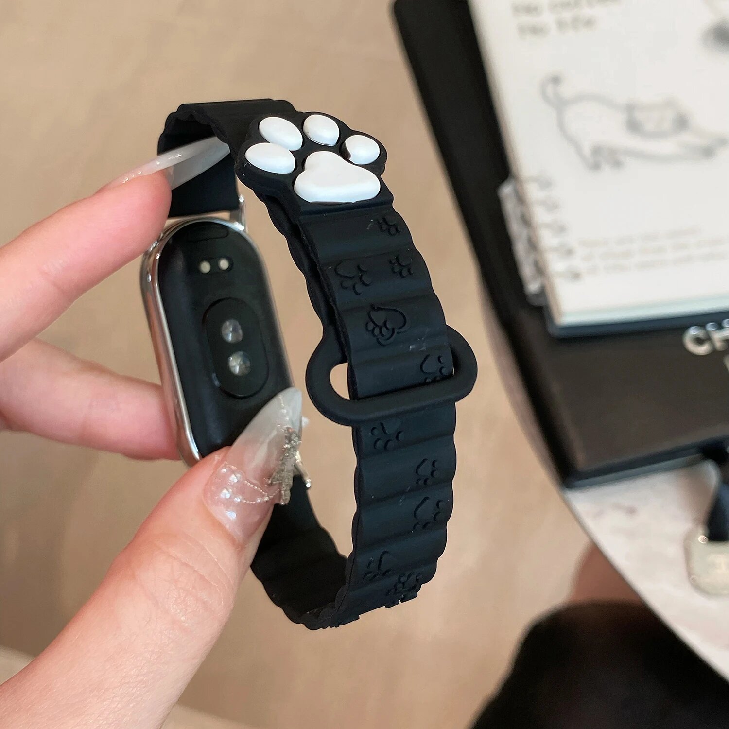 Магнитный силиконовый ремешок Cat's Paw для Xiaomi Band 8 9 10 For Universal 18mm, Черный, Black