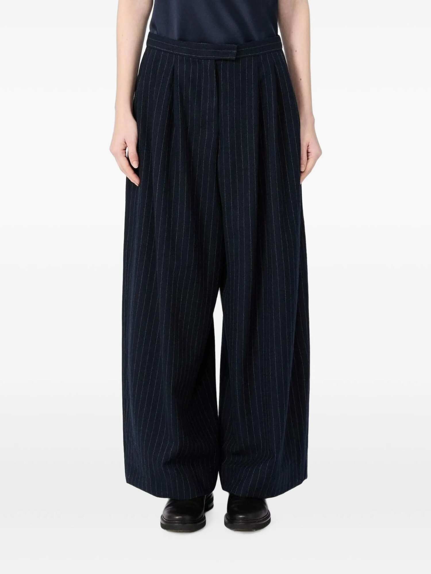 Брюки Pinstripe-pattern pleated trousers