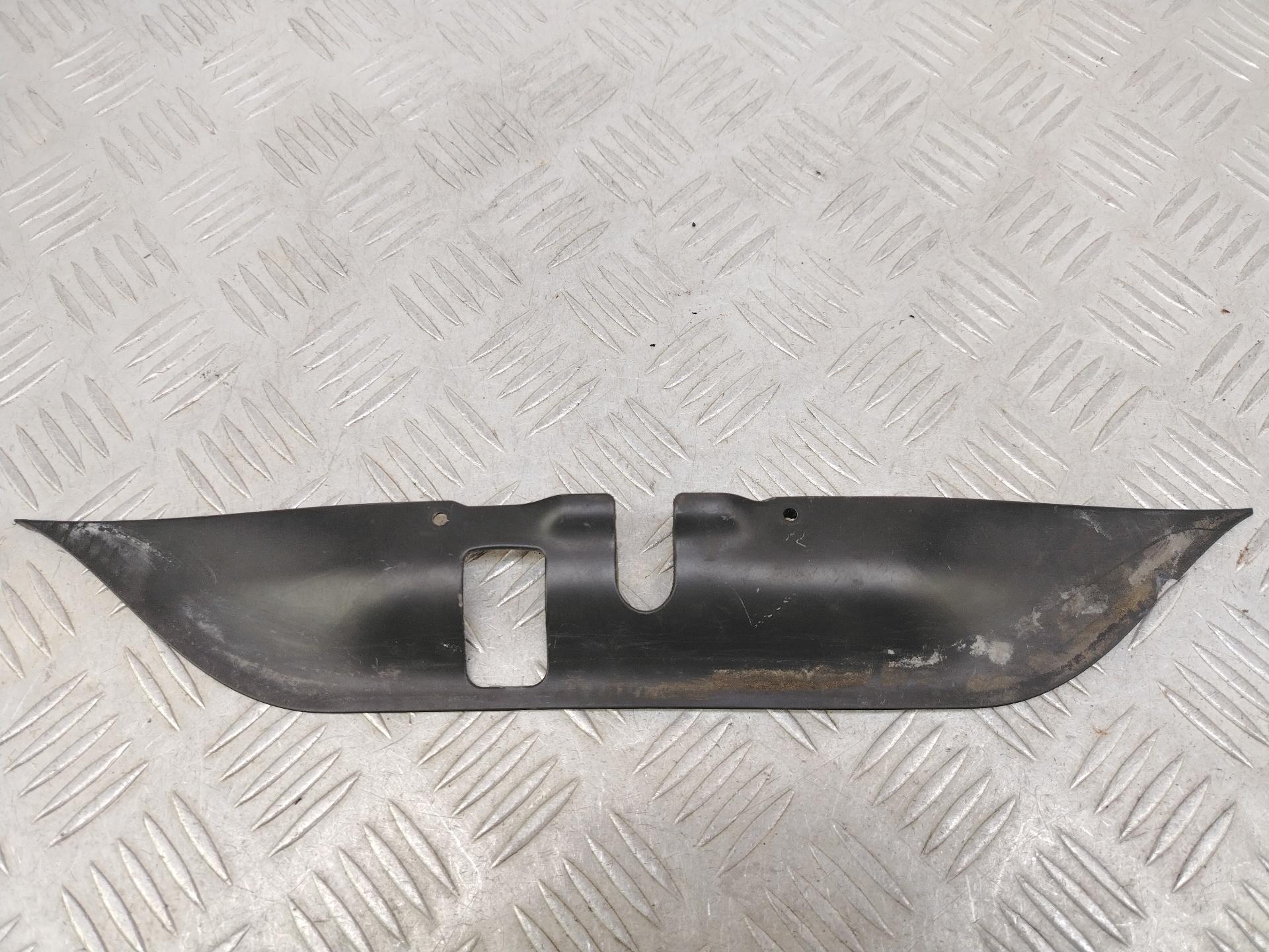 Накладка замка капота Volkswagen Passat B5 рест. 2001 3B0823603C