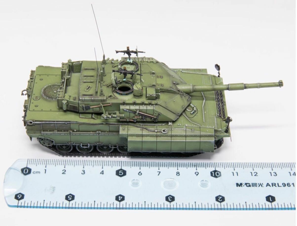 Итальянский основной боевой танк с дополнительной бронёй , 1:72, готовая коллекционная модель