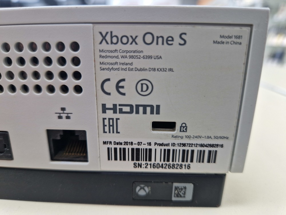 Игровая приставка Microsoft Xbox One S 1TB Б/у Уценка