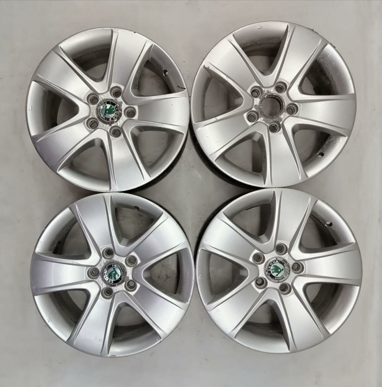 Колесные диски Skoda 16x6.5 PCD 5x112 D57.1 ET50 (оригинал)