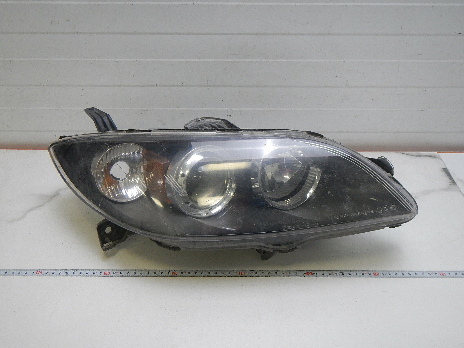 Б/У Фара правая, Mazda (Мазда)-3 (BK) (02-09) MAZDA 3 (BK) (02-09) Дубликат, царапины, повреждено лкп на стекле, отколот...