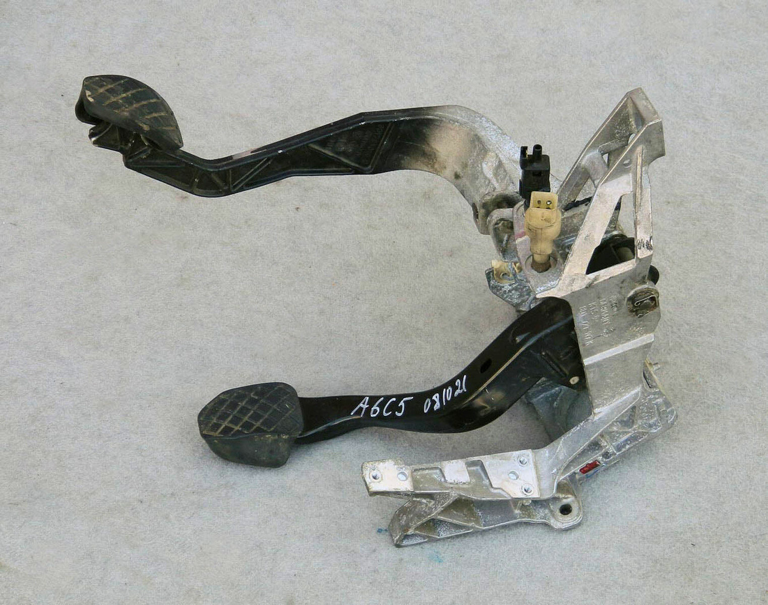 Педали Audi A6 C5 8D1721117K