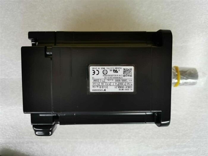 Модуль YASKAWA AC SERVO MOTOR SGMJV-08ADL21 SGMJV08ADL21