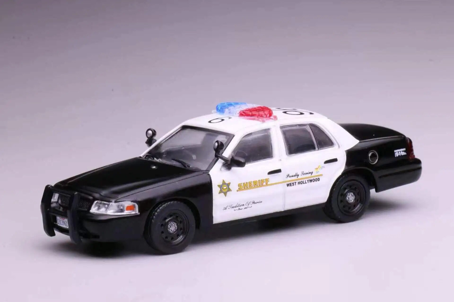 Модель автомобиля West Hollywood Sheriff, 1:64, черный