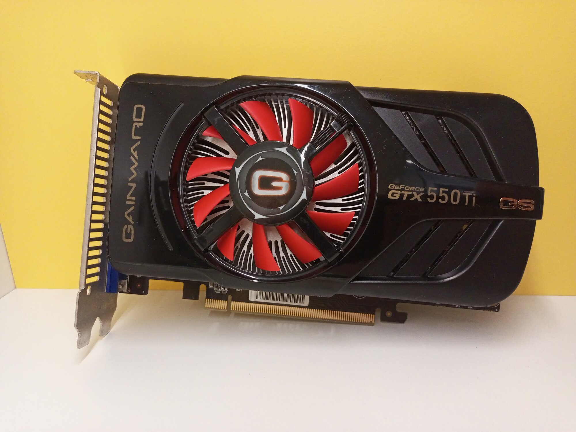 PCI-E Nvidia GTX 550Ti GS Gainward, 1Gb, GDDR5, 192bit, HDMi, VGA, DVI-i