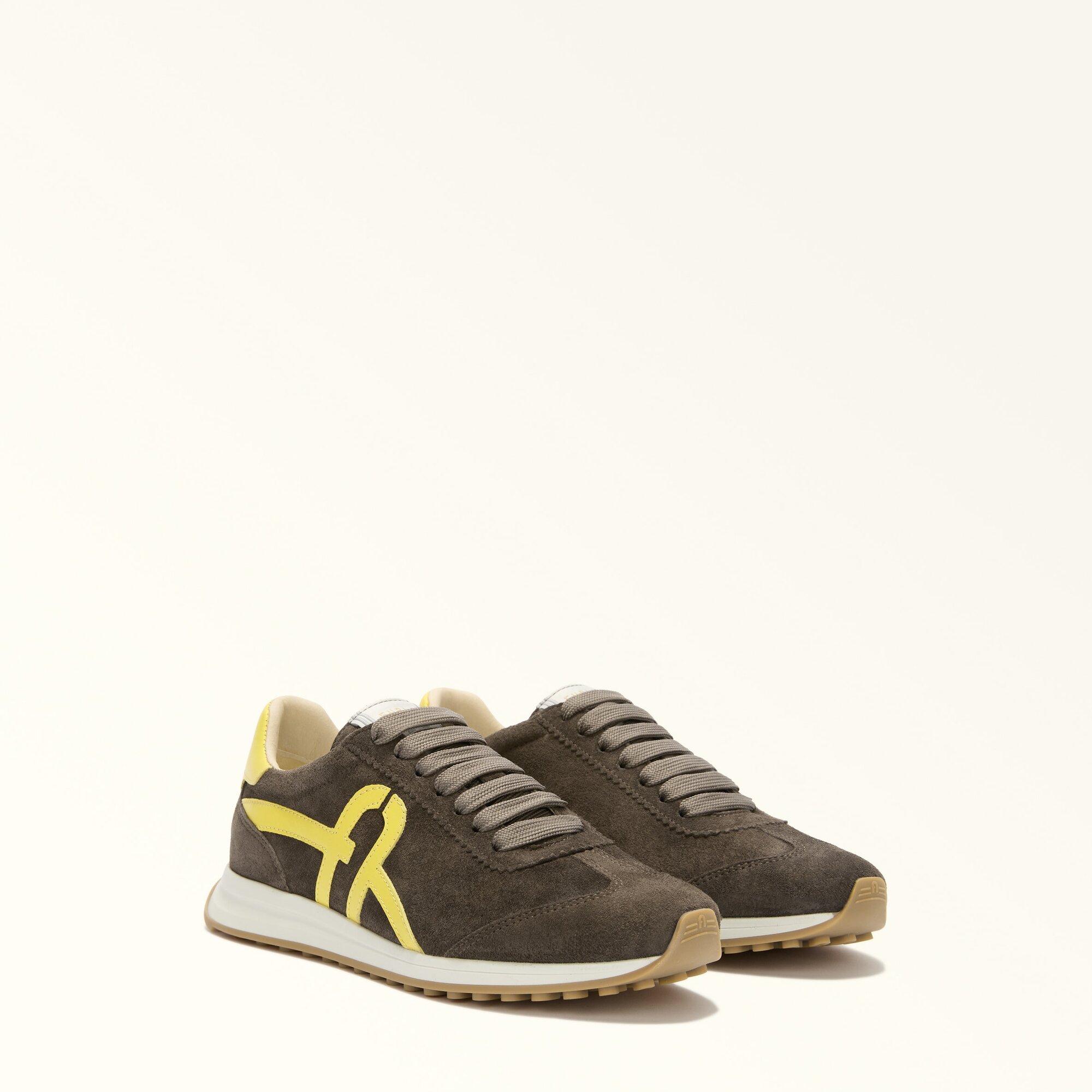 Кроссовки