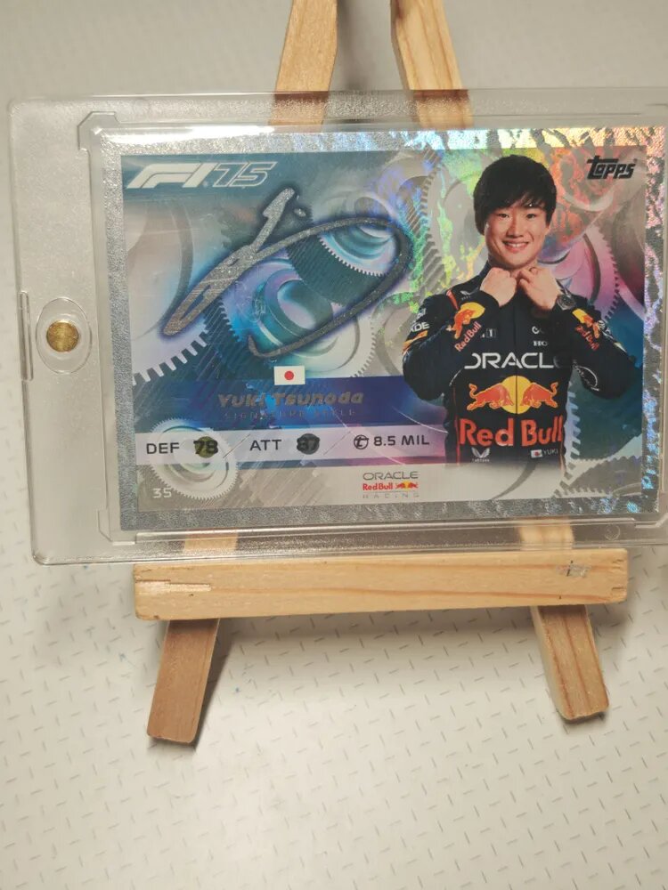 2025 Topps Turbo Attax F1 коллекционная карточка с автографом YUKI TSUNODA