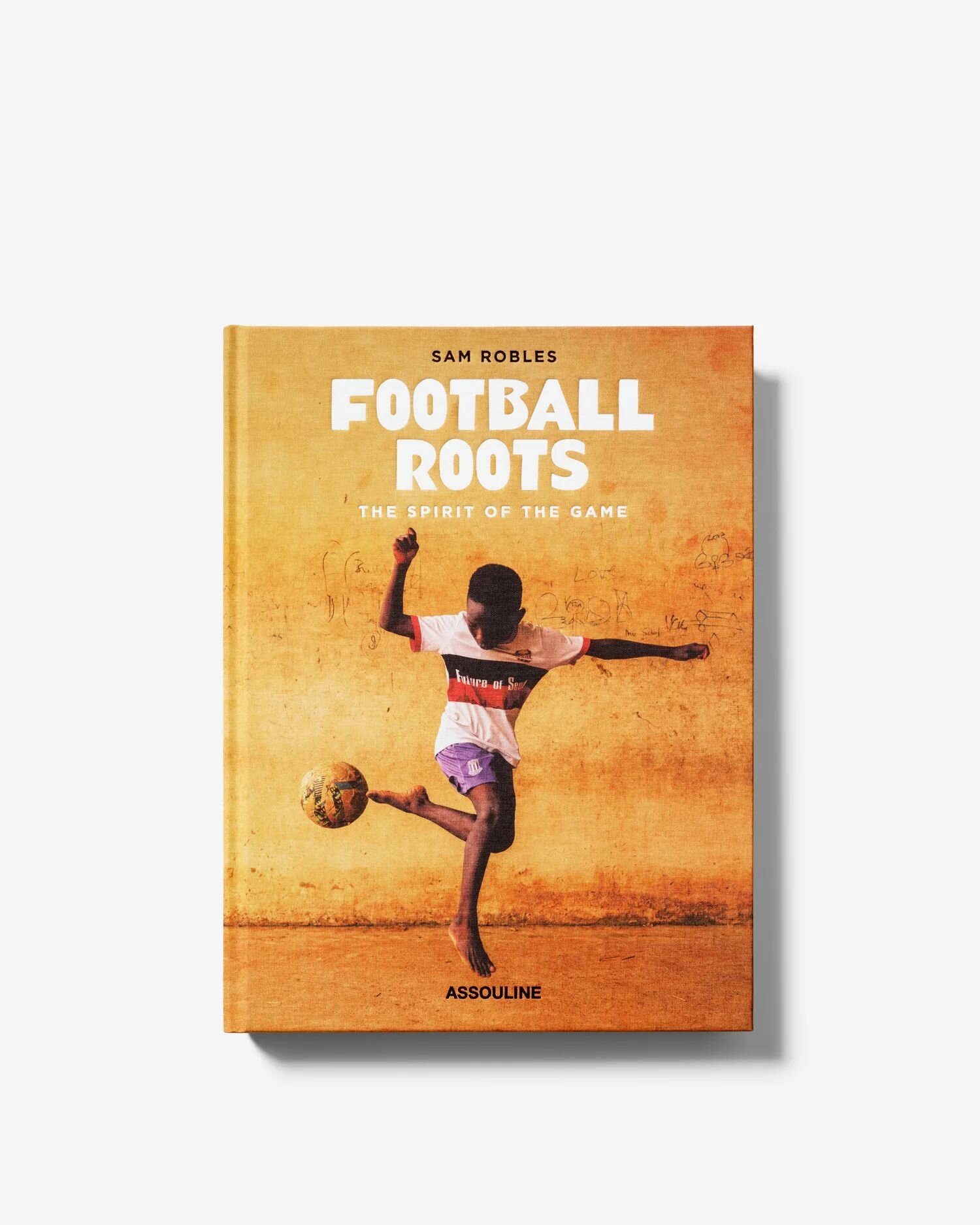 Книга Assouline Football Roots: The Spirit of the Game на английском языке