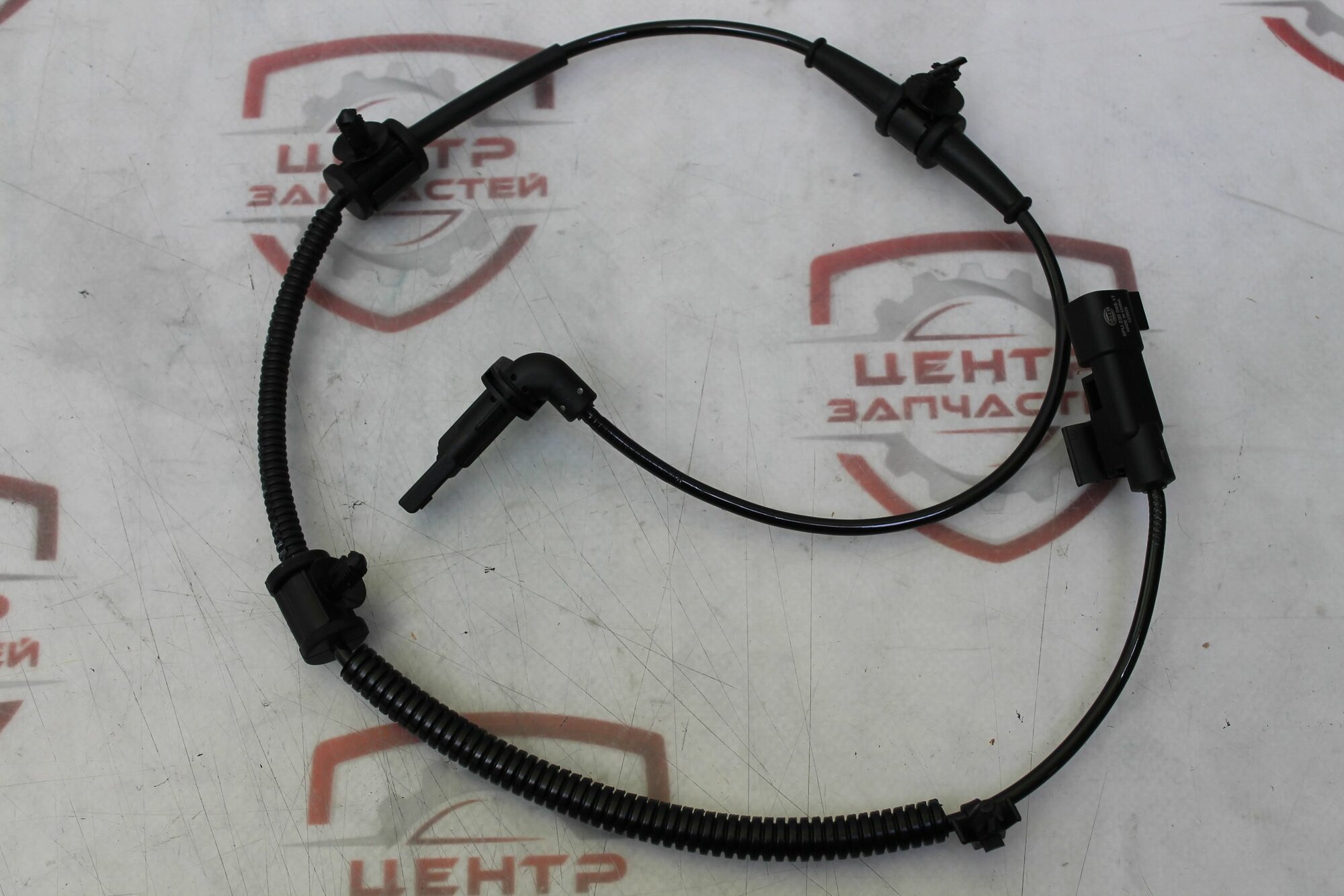 Датчик ABS HELLA 6PU230048171