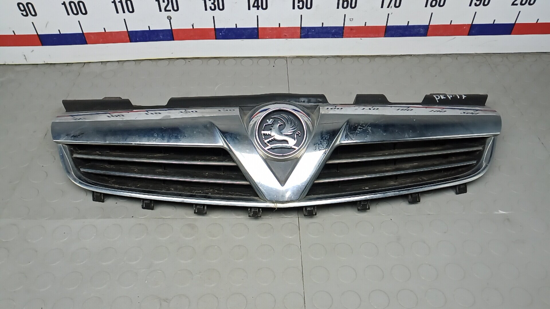 Решетка радиатора OPEL ZAFIRA B