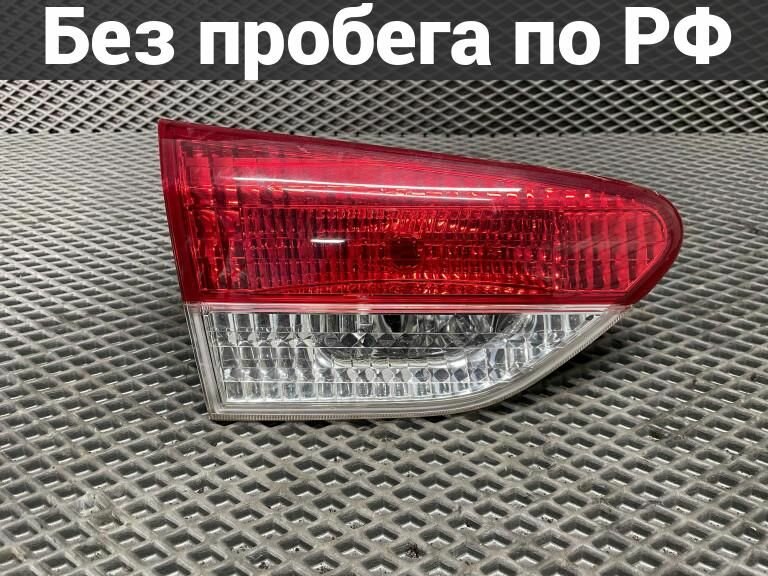Фонарь в крышку багажника Toyota Wish ZGE20 RL