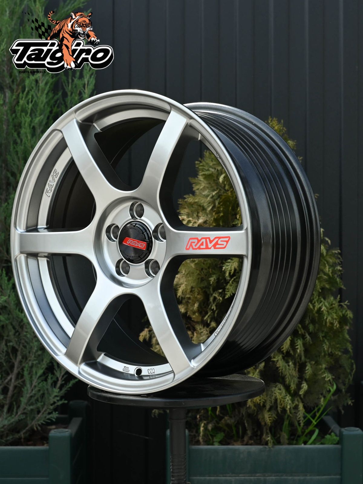 R17 Литые диски Taigiro F203 7.5J ET40 5*100 Темный хром (R135)