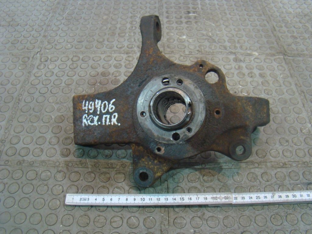 Кулак поворотный передний правый Ssang Yong Rexton I 2001-2006 4122008130 (с пробегом)