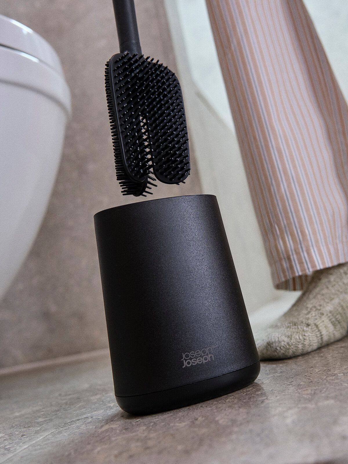 Ершик для унитаза с подставкой Joseph Joseph Flex 360 Lite, черный матовый