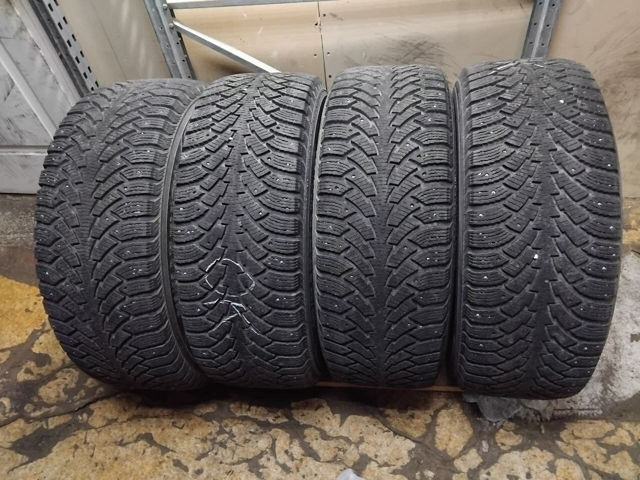 Комплект (4 шт) зимних БУ шин Nokian Tyres SUV 265/65 R17 без пробега GUN322284