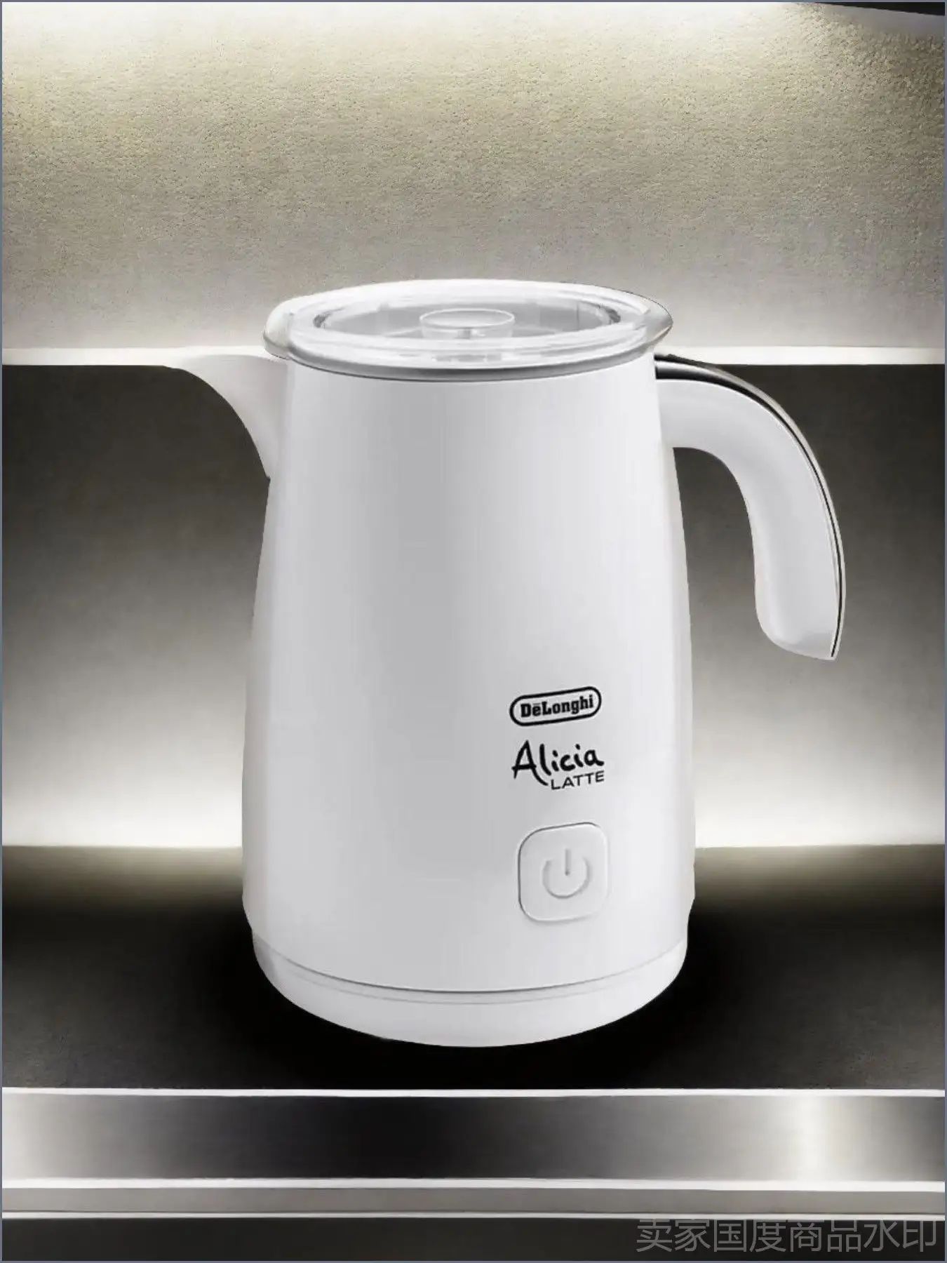 Эксклюзивный вспениватель молока DeLonghi Alicia Latte EMF2. BK с подогревом, для горячего и холодного взбивания, в белом цвете-. Катюша
