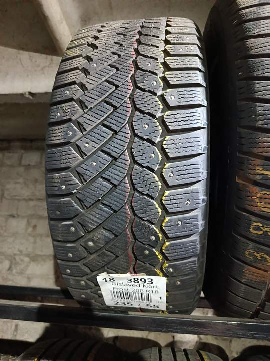 Зимние шины шипованные Gislaved Nord Frost 200 235/55 R18 25% износ