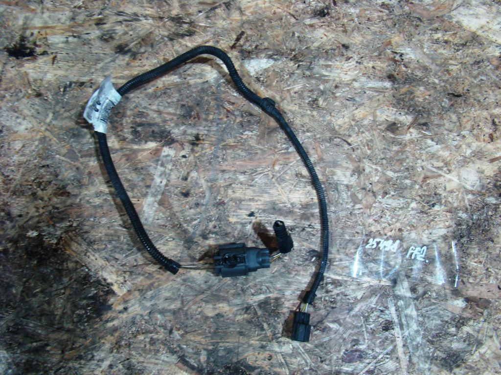 Проводка на бачок омывателя Ford Focus II 2008-2011 1526996 (с пробегом)