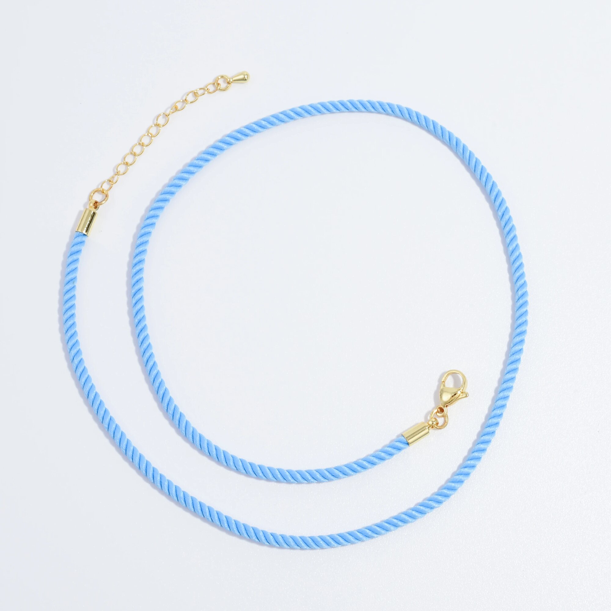 Плетеное ожерелье light blue
