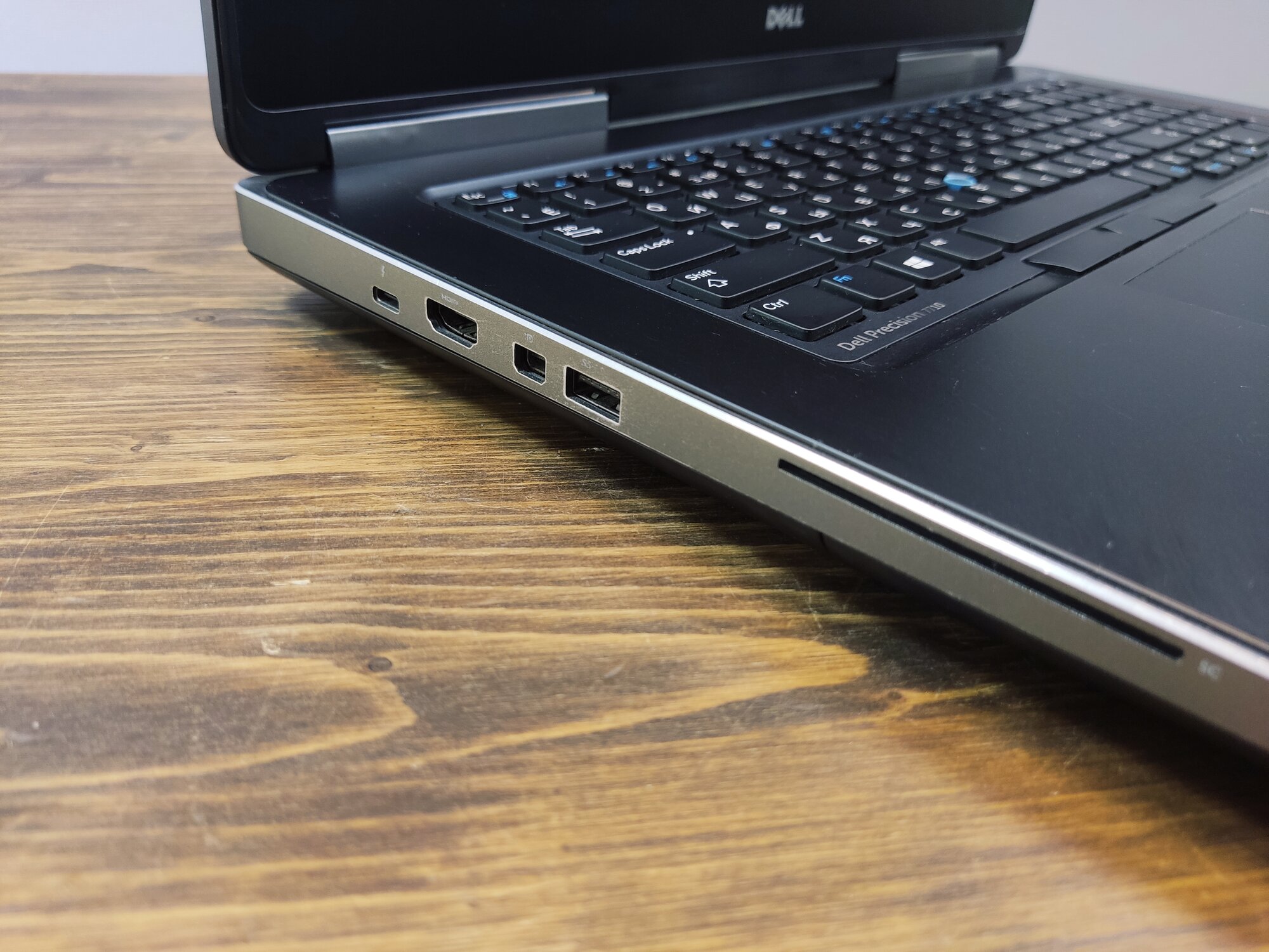 Ноутбук Dell Precision 7710 — фото 1
