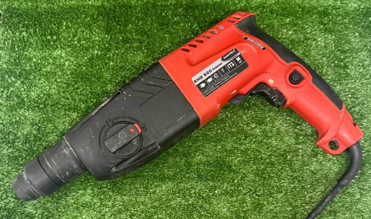 Перфоратор Matrix EHD 820 Evolution
