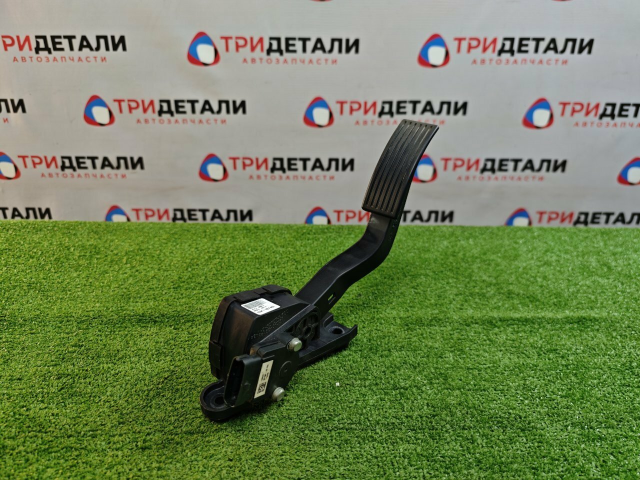 Педаль газа Hyundai Solaris 1.4 G4FA 2013 (б/у)