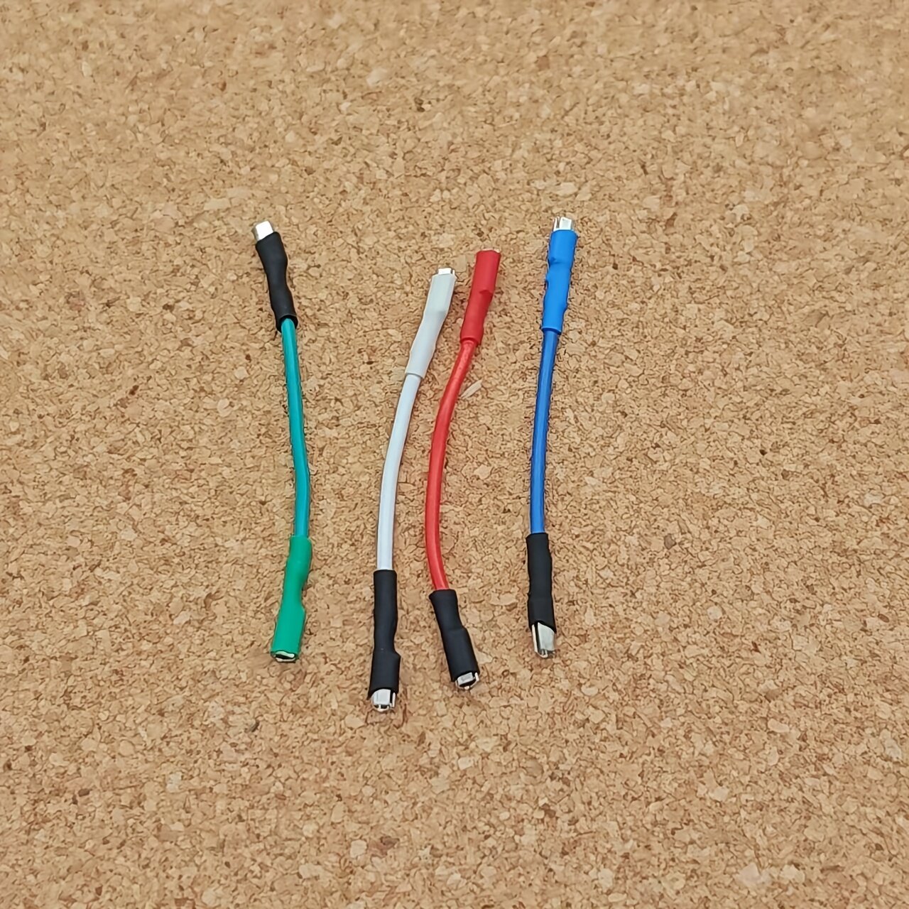 4-контактный прочный RCA кабель для проигрывателя винила с цветовой маркировкой (зеленый, белый, красный), для LP виниловых пластинок, проигрывателей и фонопредусилителей, совместим со стереосистемами и аудиофилами