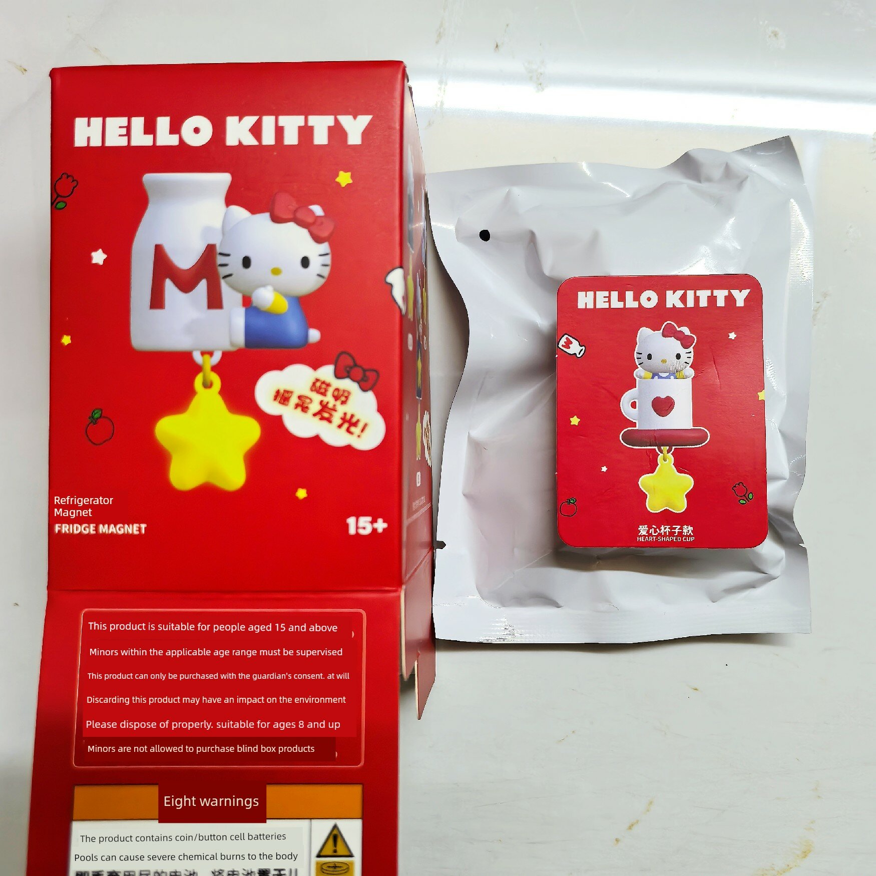 Светящийся магнит на холодильник MINISO HELLO KITTY из серии «Ретро-ресторан» (слепая коробка) Светящийся магнит на