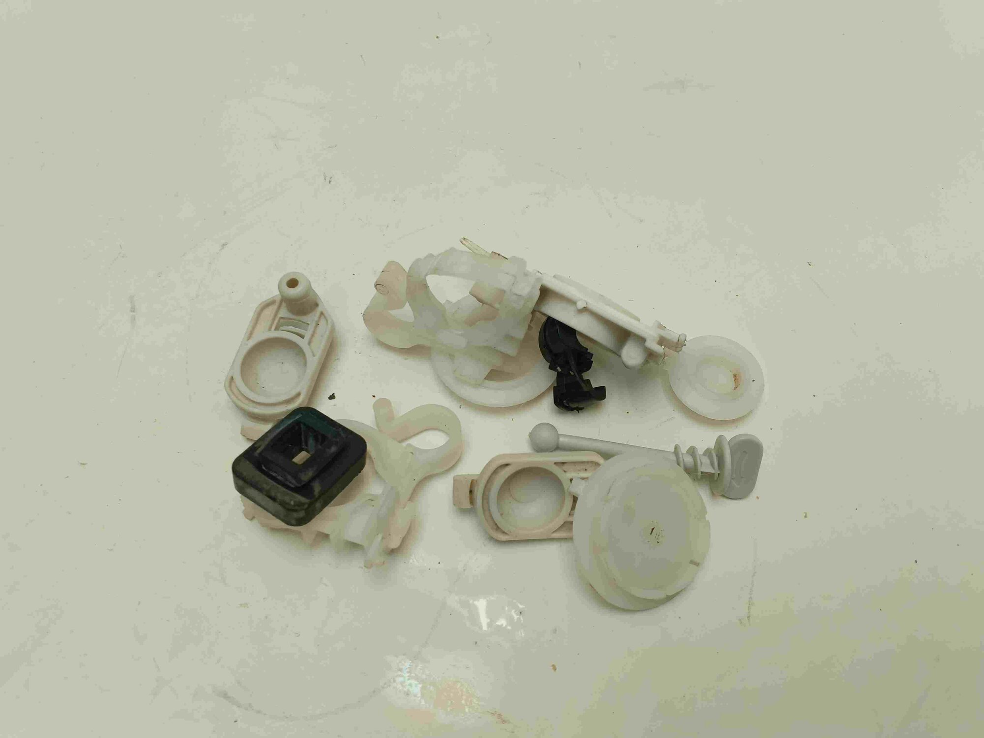 LS60840L кт224 Пластиковые элементы для стиральной машины AEG LS60840L б/у