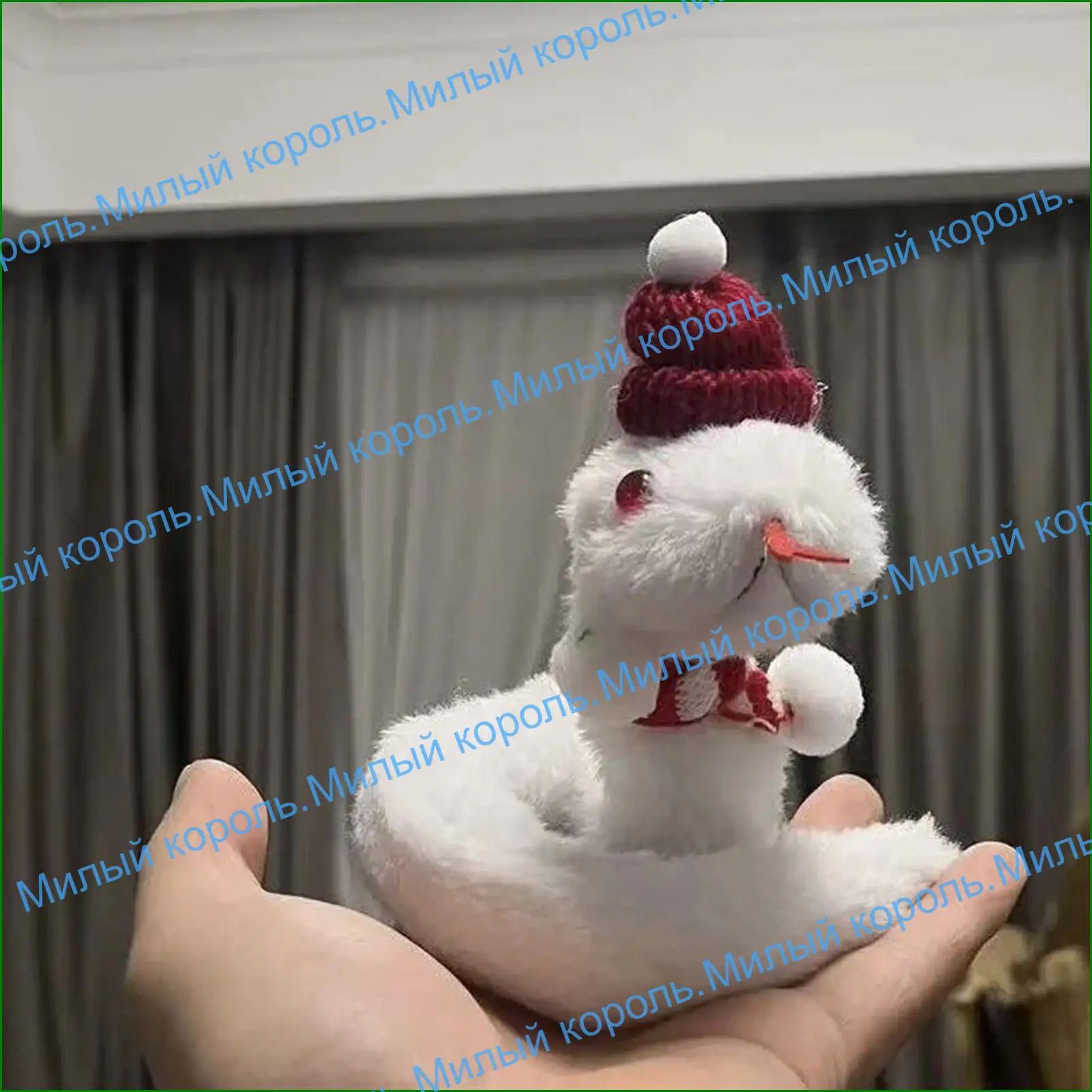 Мягкая игрушка змея белая в красной шапке и шарфе, символ года Змеи, подарок на Новый год