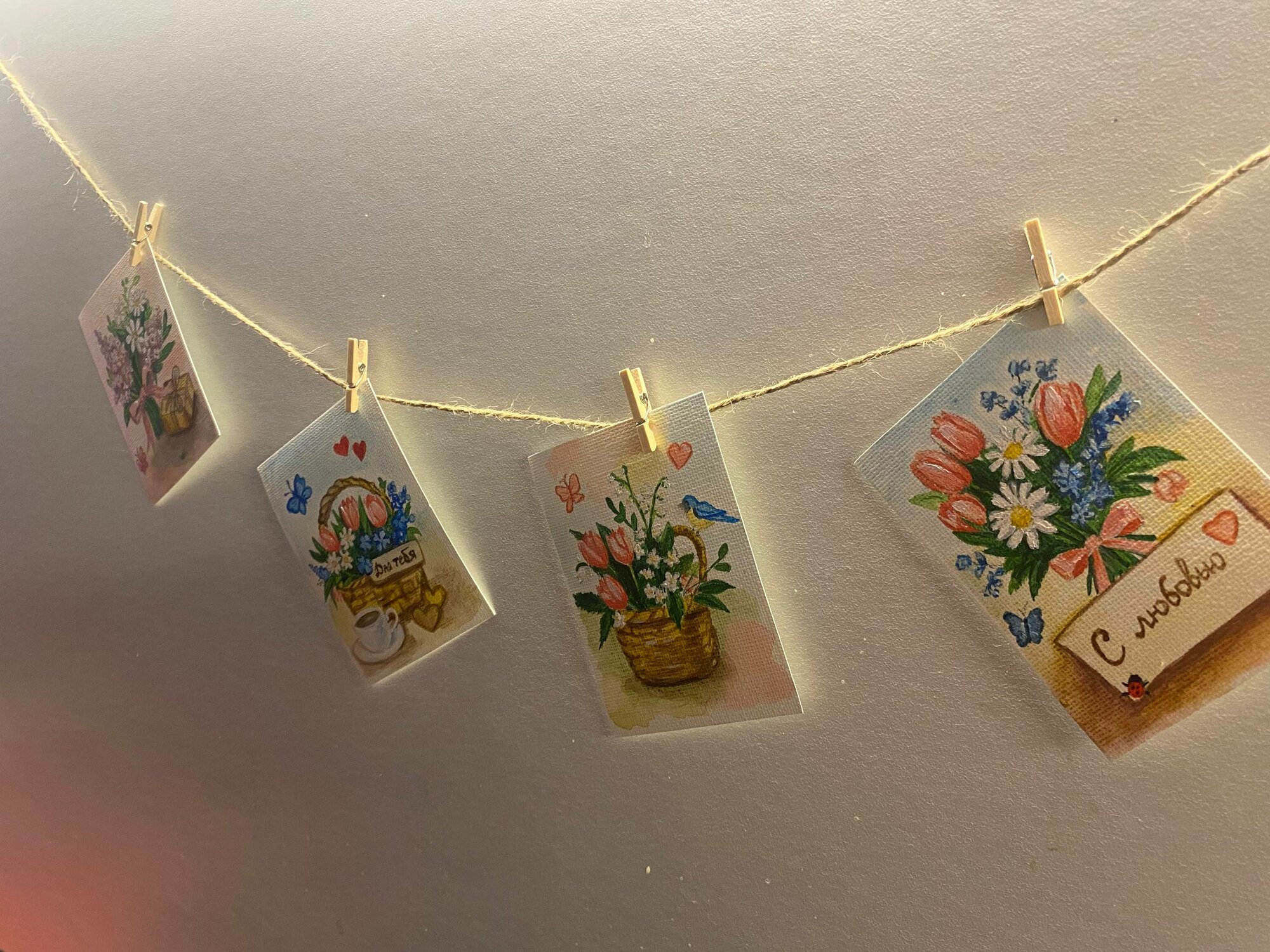 Набор открыток для девушки, мамы, подруги на 8 марта, день рождения ручная работа акрил с прищепками и джутом в комплекте 1 м