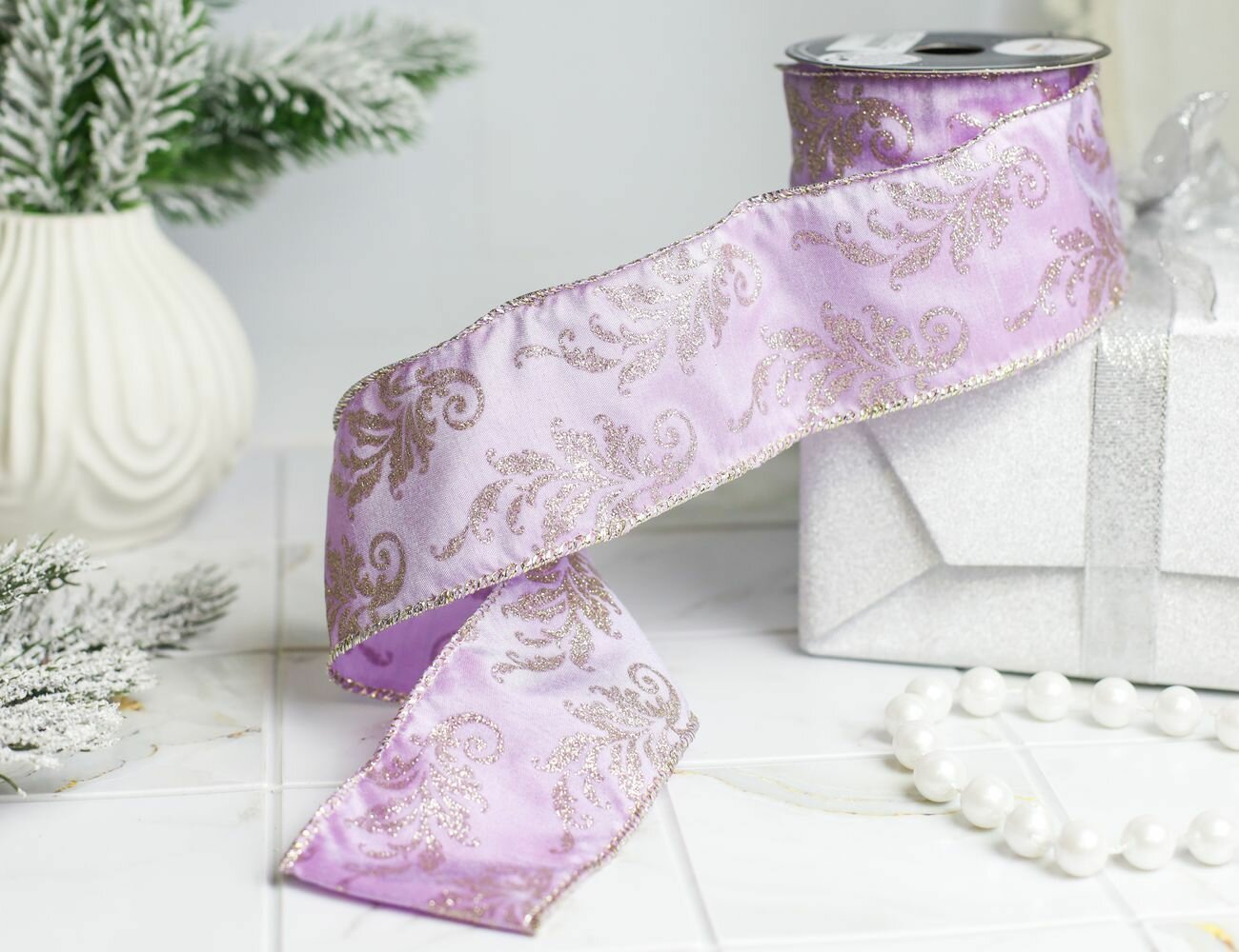 Лента для декорирования изящная: вензеля, сиреневая, 6x270 см, Kaemingk 440110-4