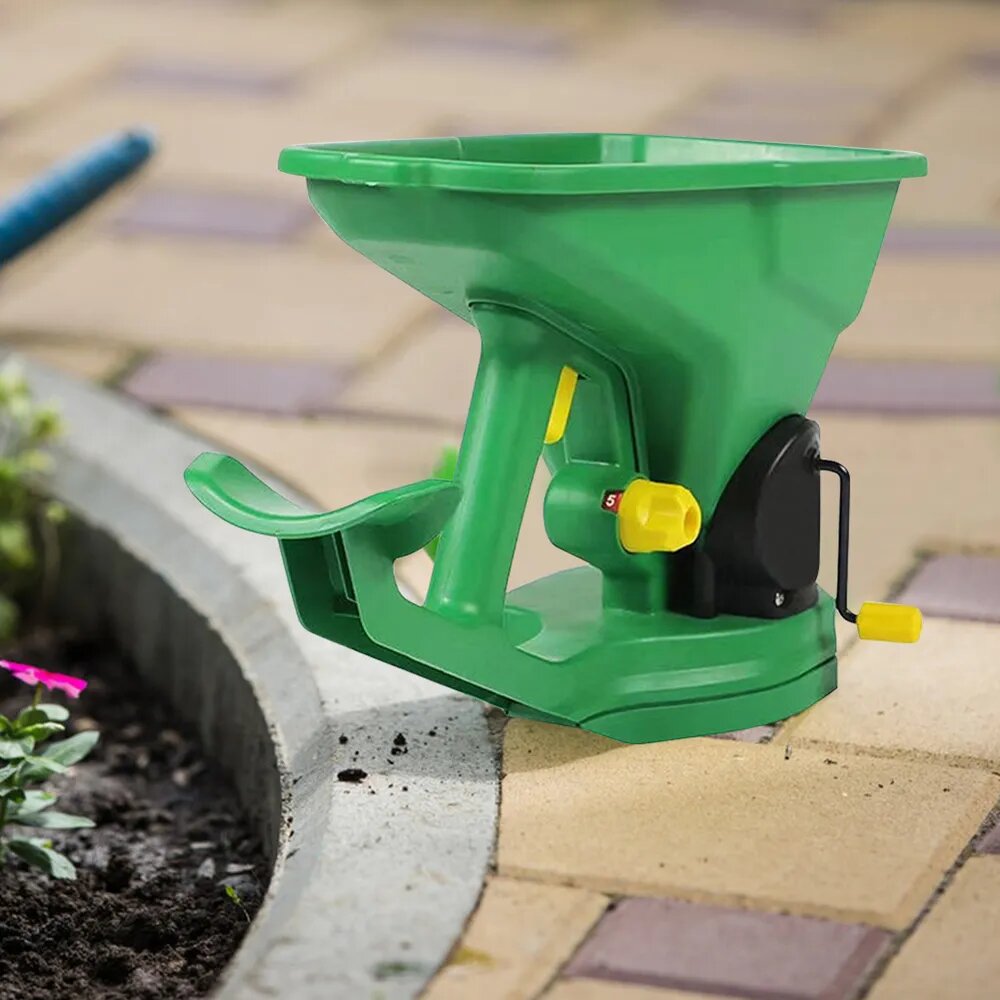 Разбрасыватель, сеялка Green Plastic Garden Seed Spreader Manual Fertilizer Planter — фото 1