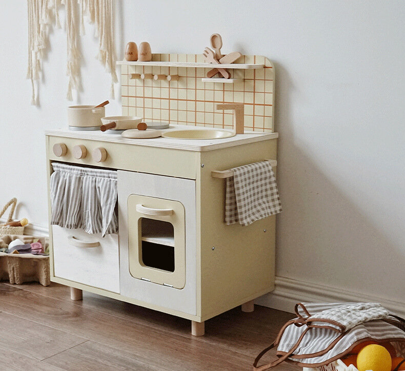 Детская кухня деревянная в скандинавском стиле