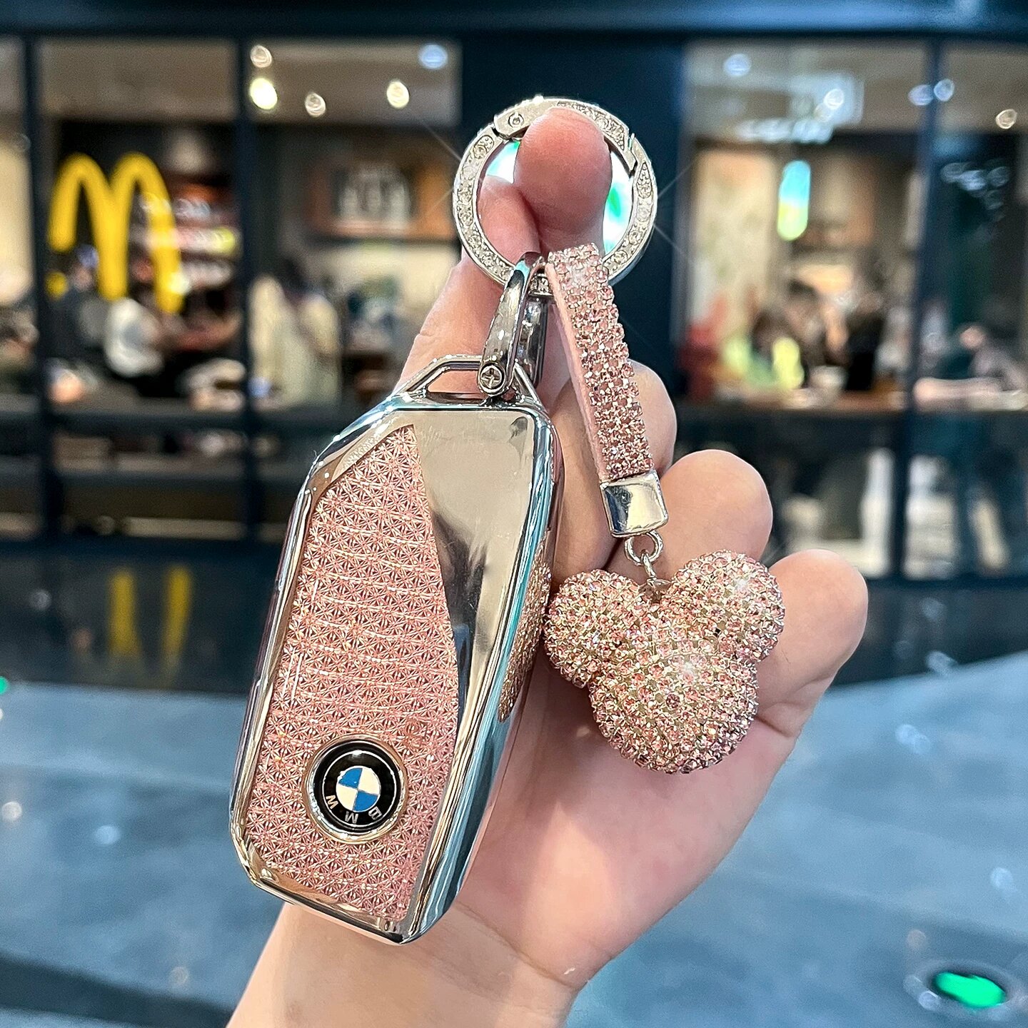 Ключевой брелок BMW E-Style для 5 серии в сакура-розовом цвете с хрустальным медвежонком Микки