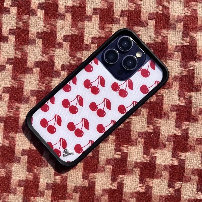 Чехол Wildflower American Cherries для iPhone 16 Pro, ytDuo