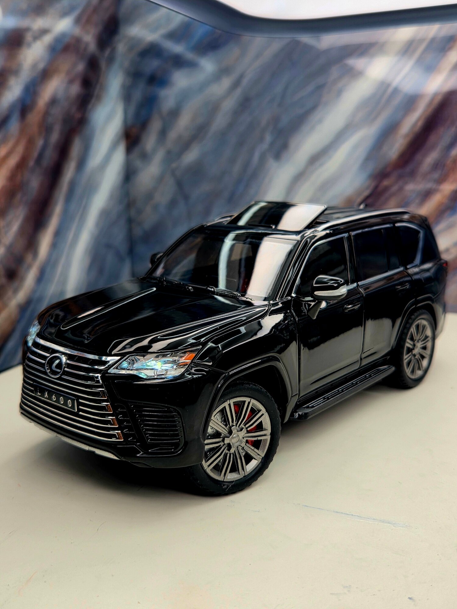 Металлическая машинка модель lexus LX 600 в масштабе 1:24 Лексус черный