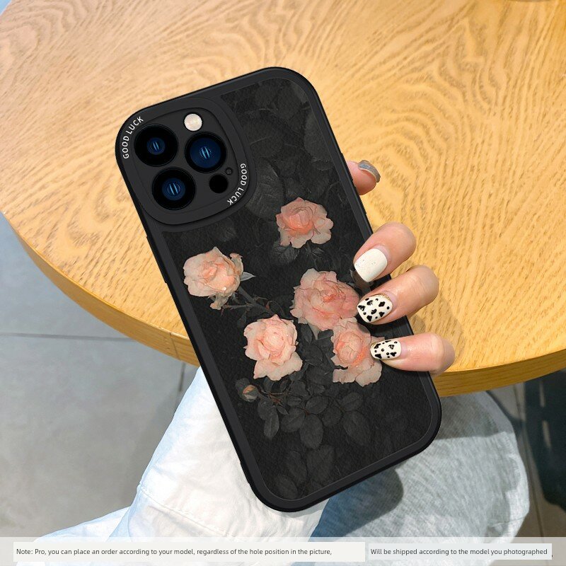 Силиконовый чехол для iPhone 17e с черным цветом и розовыми розами, мягкая защита