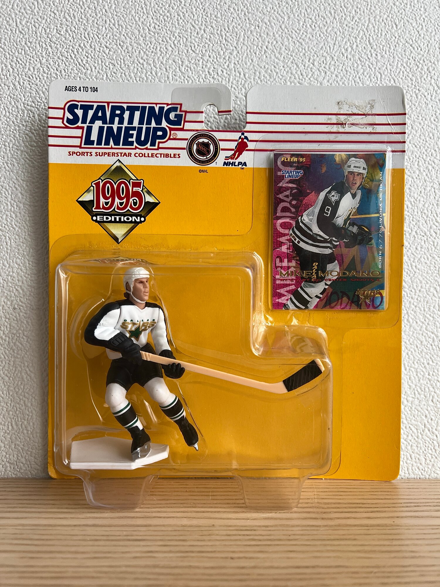 Фигурка NHL Dallas Stars Mike Modano Kenner Hasbro НХЛ Даллас Старз Хоккеист Майк Модано Хоккей