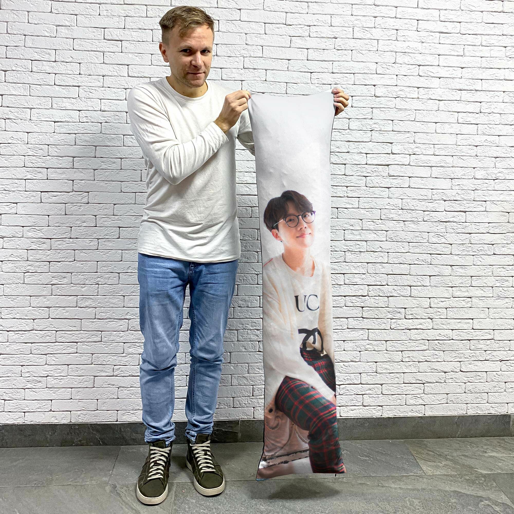 Подушка дакимакура Чон Хо Сок BTS 35x140 см