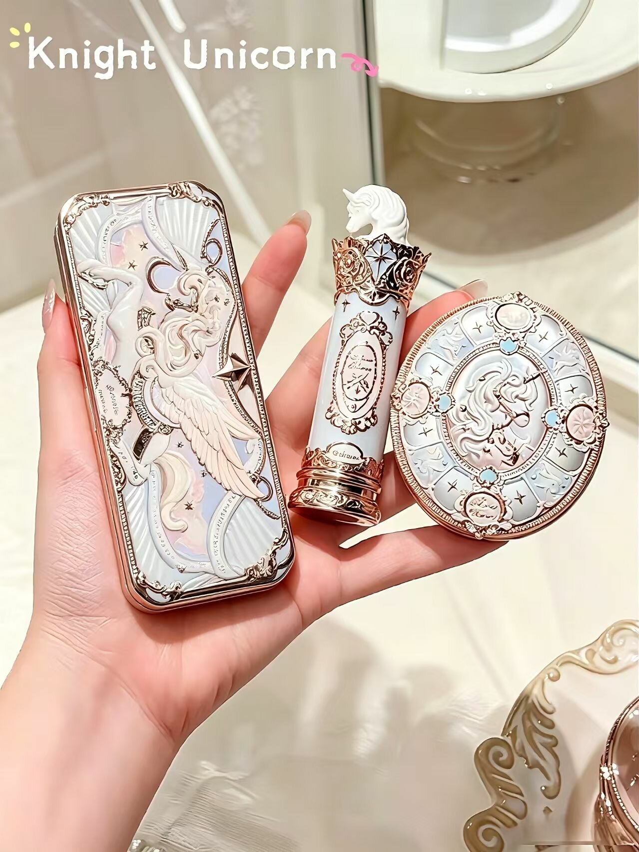 FlowerKnows Новая серия Knight Unicorn в белой цветовой гамме (включает тени для век, румяна и помаду)