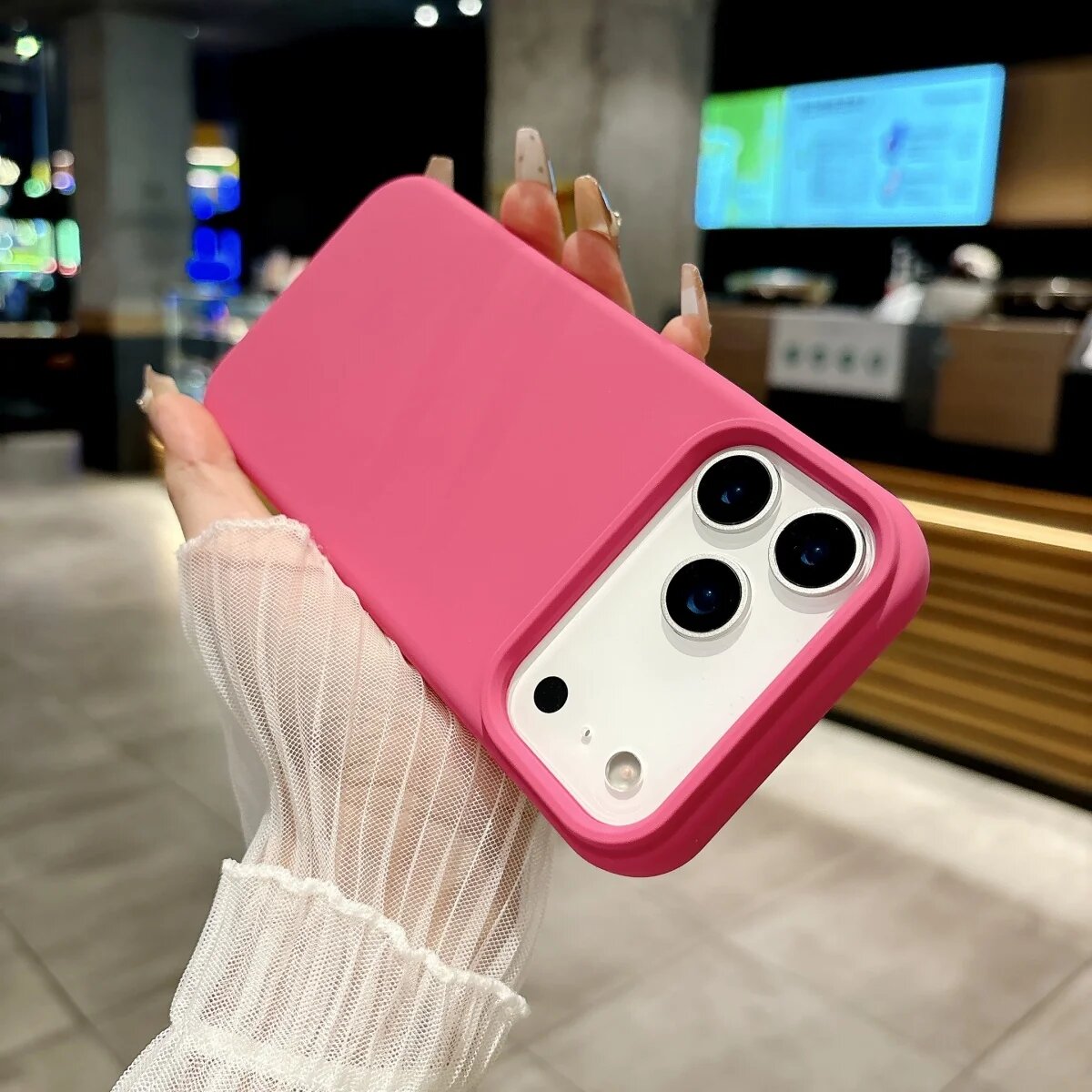 Розовый чехол из жидкого силикона для iPhone 17 Pro Pitaya