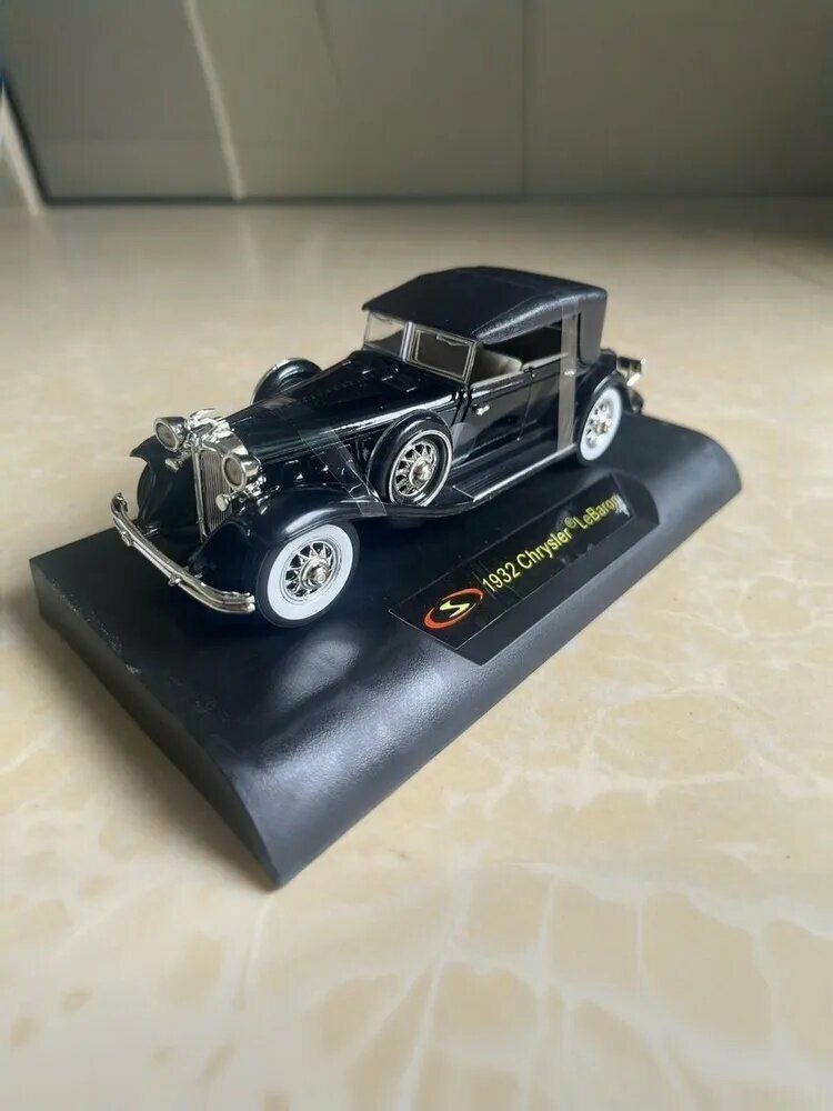 Легкосплавная модель автомобиля Signer около 1/32 1932 Chrysler Lebaron Black
