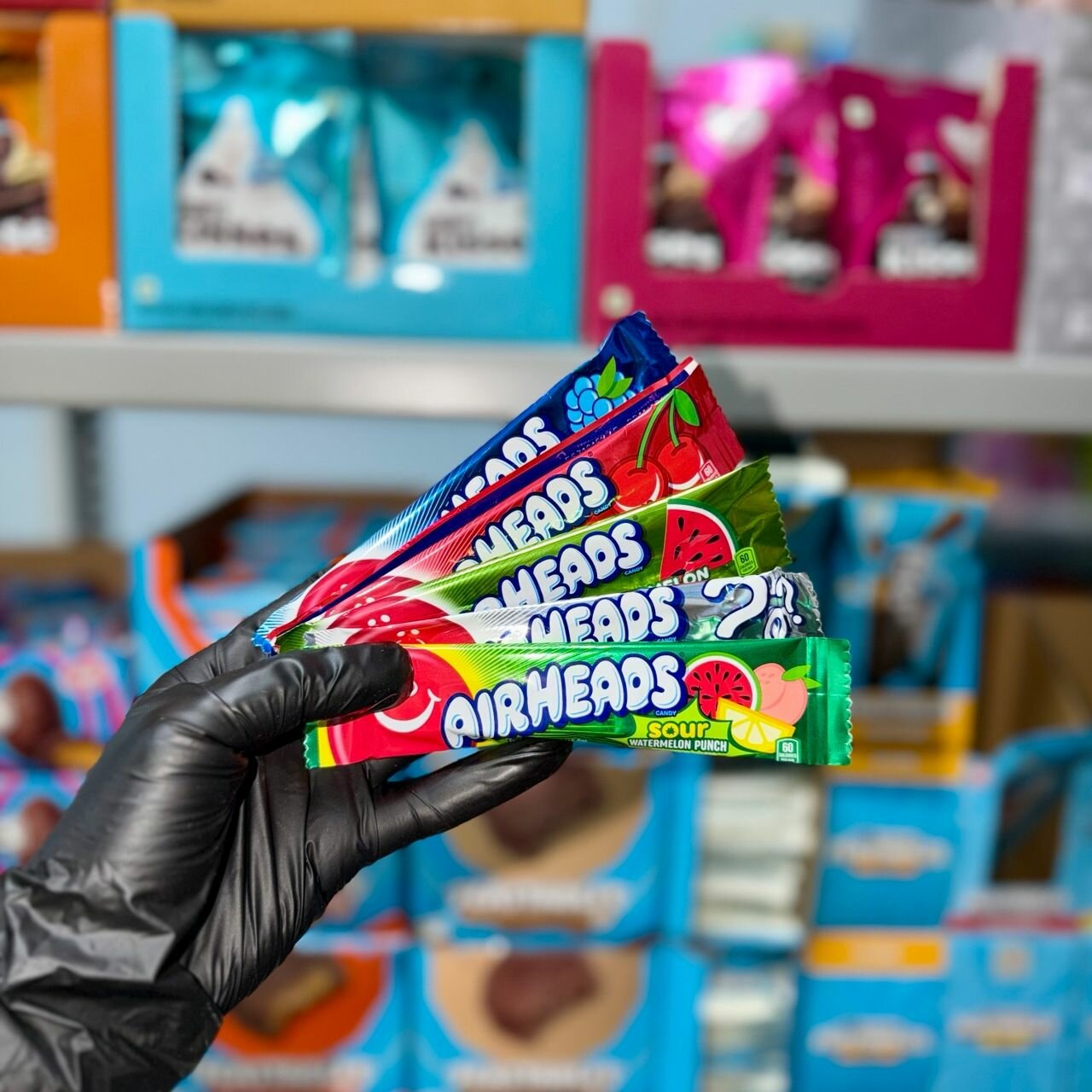 Жевательные конфеты AirHeads Blue Raspberry, Cherry, Sour Watermelon Punch, Watermelon, White Mystery/Малина, вишня, кислый арбузный пунш, арбуз, угадай вкус 5 шт. по 15,6 гр.