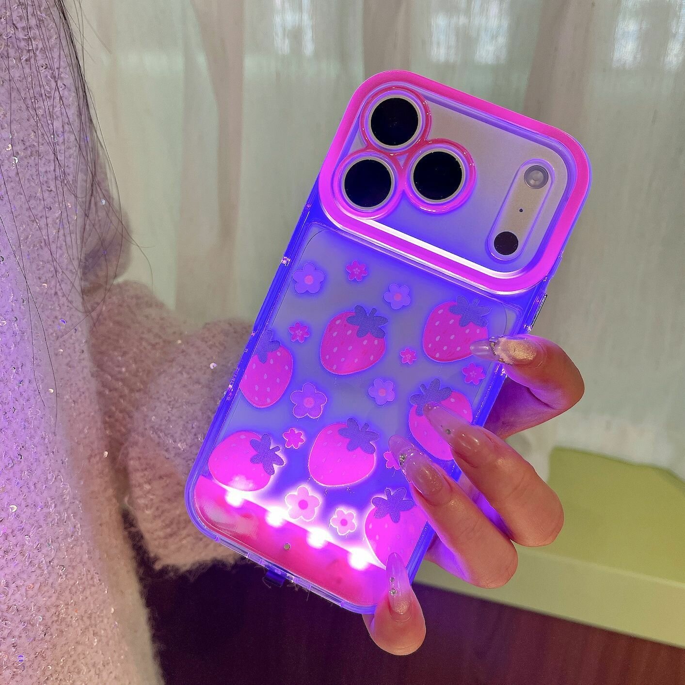 Чехол для iPhone 17 Air с красной клубникой, многоцветная световая подсветка при звонке