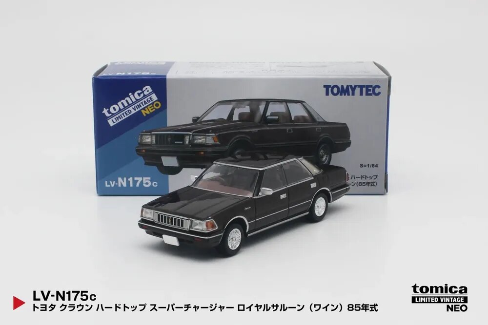 Машинка Tomytec TLV 1:64 LV-N175c Toyota crown hard top super chargers Royal saloon